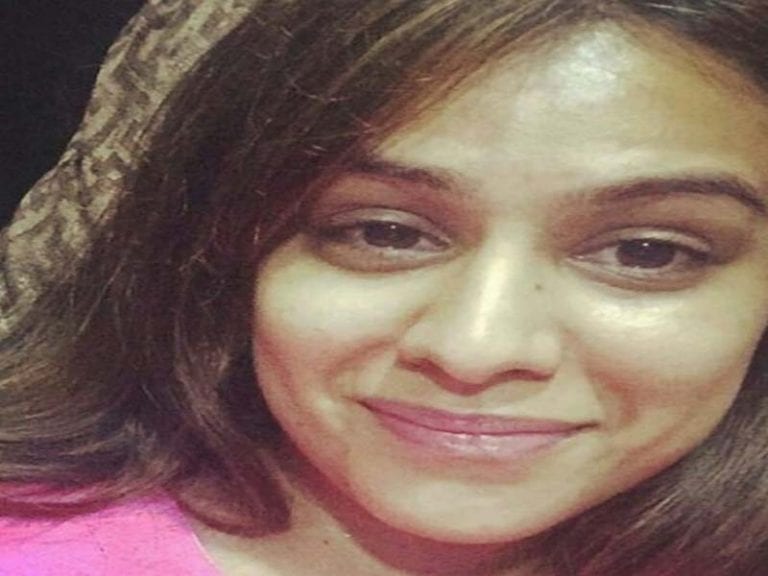 List Of Nia Sharma's Without Makeup Photos - Find Health Tips