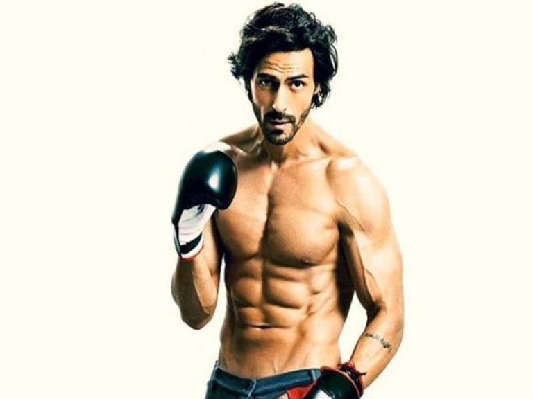 Famous Bollywood Actors With Good Physique - Find Health Tips